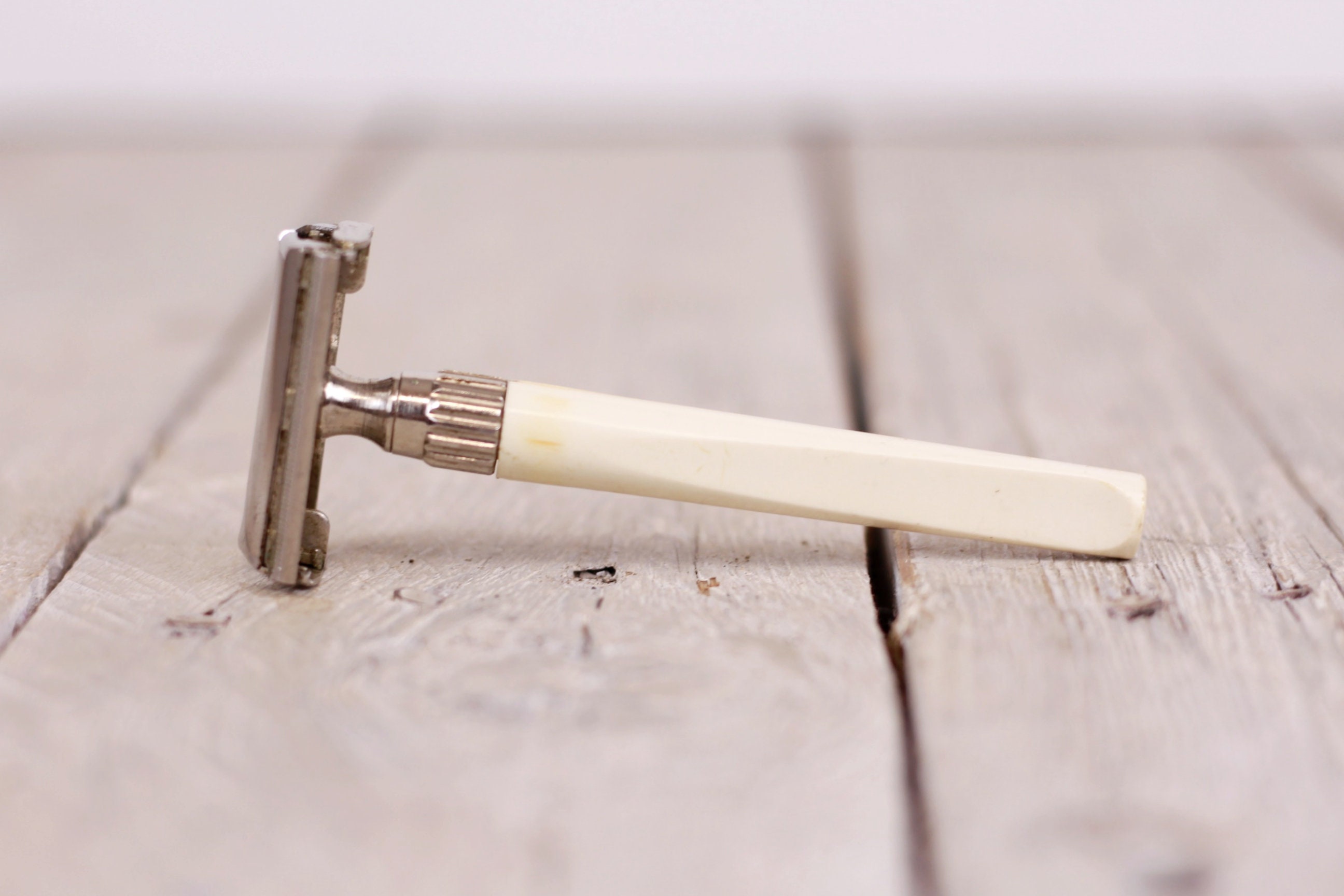 Vintage Safety Razor With Plastic Handle, Shaver, Double Edge ...