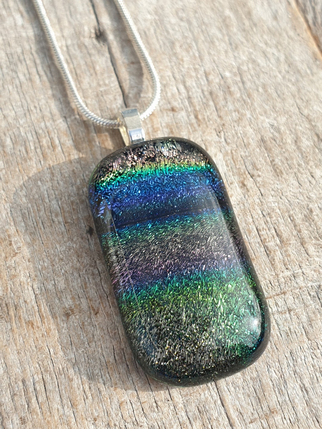 A Beautiful Sparkling Colours in This Dichroic Glass Necklace ...