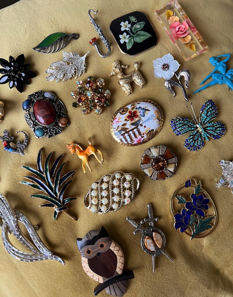 Vintage Brooches Badges 50s 60s 70s 80s Collectible Pick Your Brooch - Etsy