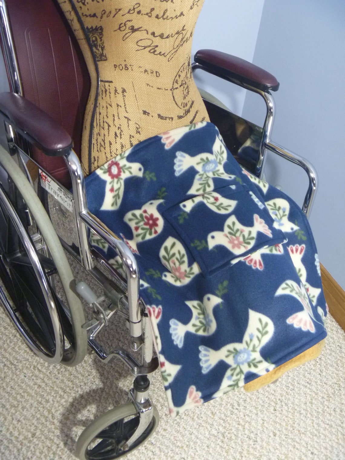 WHEELCHAIR LAP MAT Blanket, Small Leg Blanket/cover, Cozy Fleece ...