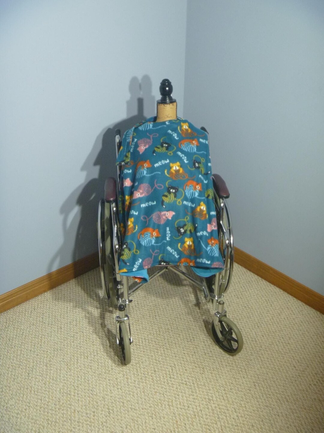 WHEELCHAIR no-slip Blanket short-length, Stays up & Never Falls, Poncho ...
