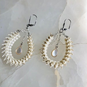 Vertebrae and Pearl Hoop Earrings - Etsy