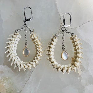Vertebrae and Pearl Hoop Earrings - Etsy