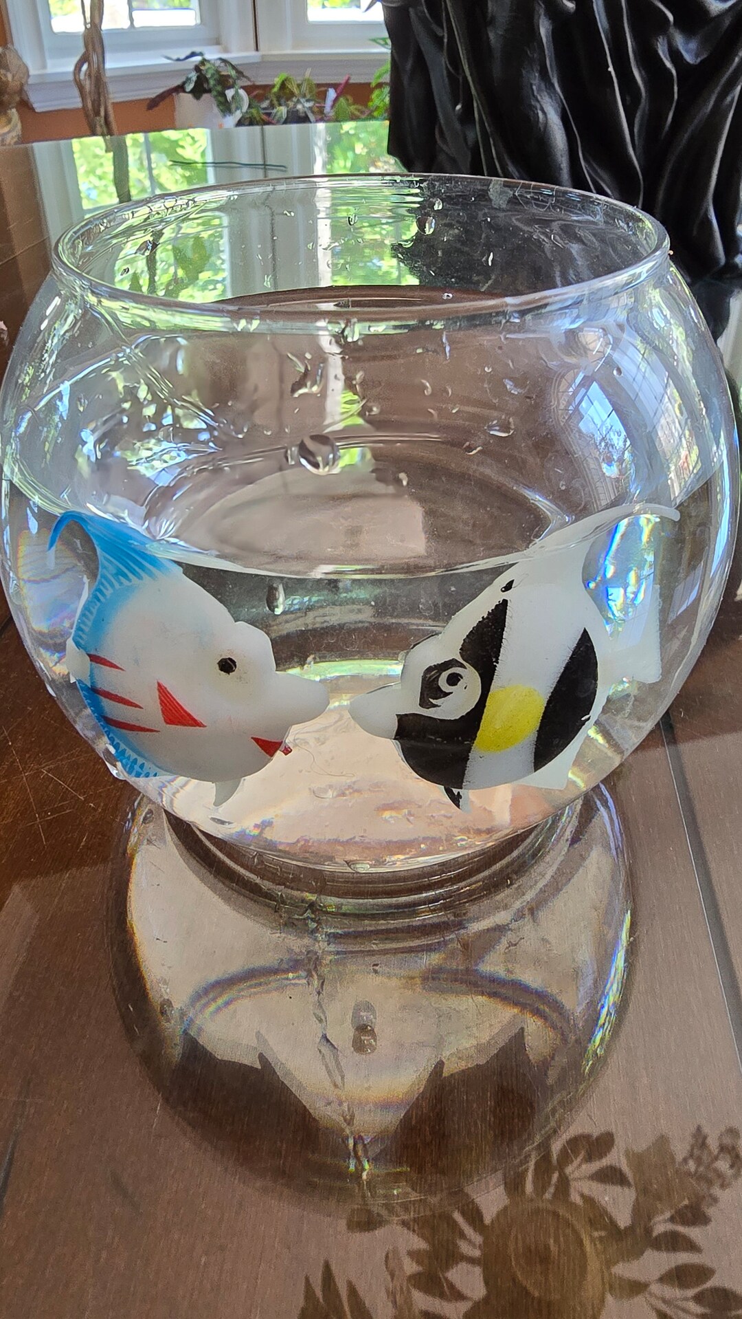 2 Plastic Self Floating Tropical Fish Maintenance Free Pet. Great for ...
