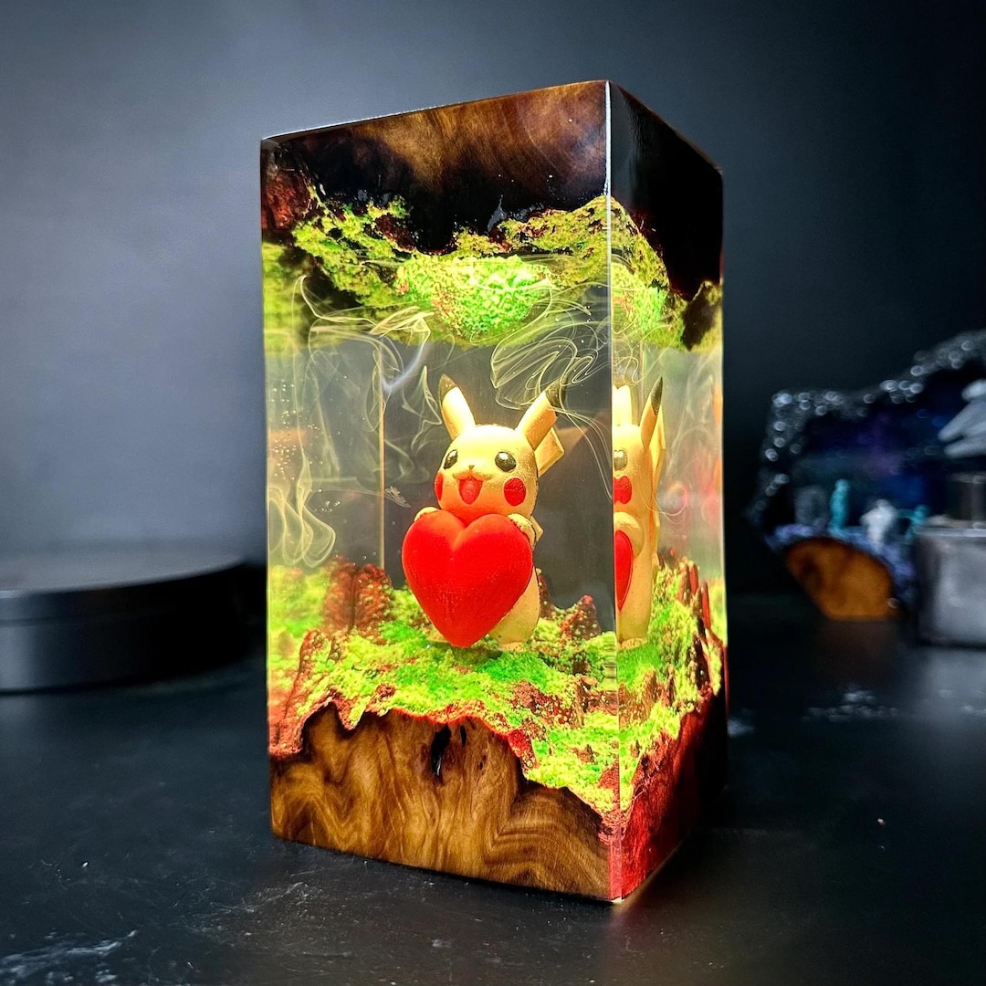 PIKACHU Pokemon Epoxy Lamp, Custom Epoxy Resin Lamp, Resin and Wood ...