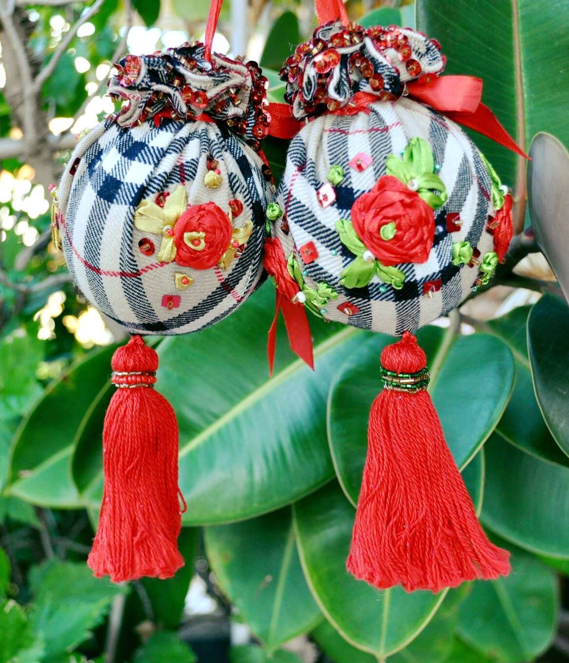 Embroidery Christmas Red Christmas Ball Gold Christmas - Etsy