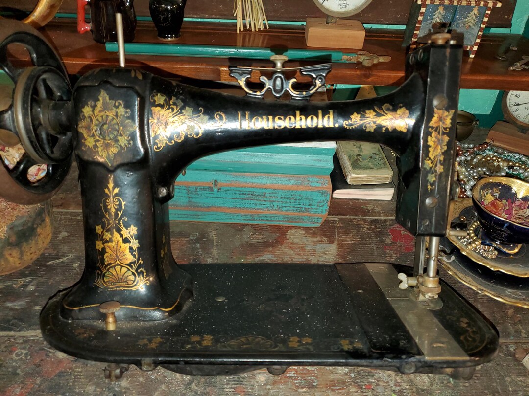 The Most Beautiful Antique Sewing Machine Without the Cabinet. A Work ...