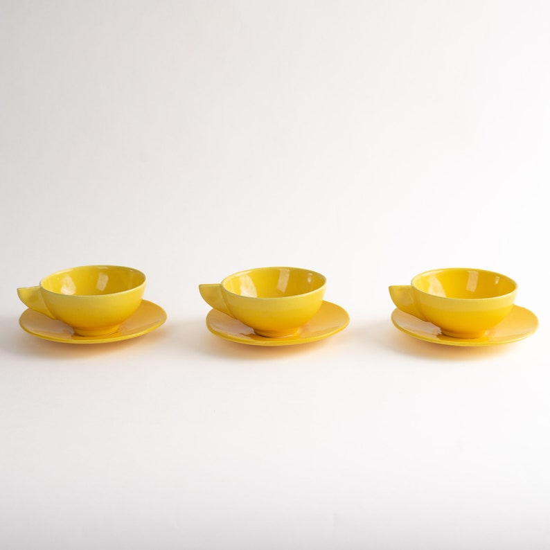 Vintage Mid-century Modern Yellow Triangle Handle Coffee Cups and ...