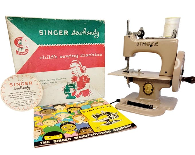 Singer Sewhandy Model 20 Beige Hand Crank 1955 Child's Mini Sewing ...