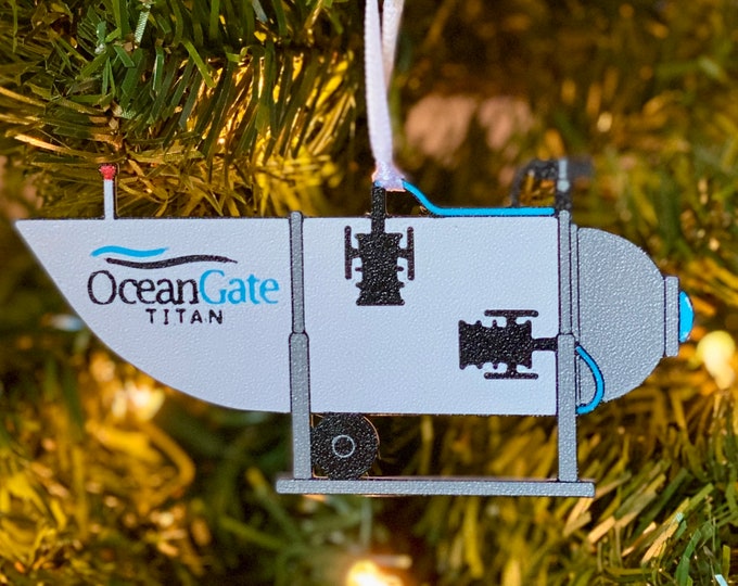Ocean Gate Titan Ornament - Etsy
