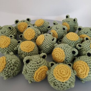 Tiny Crochet Frog Pal - Etsy