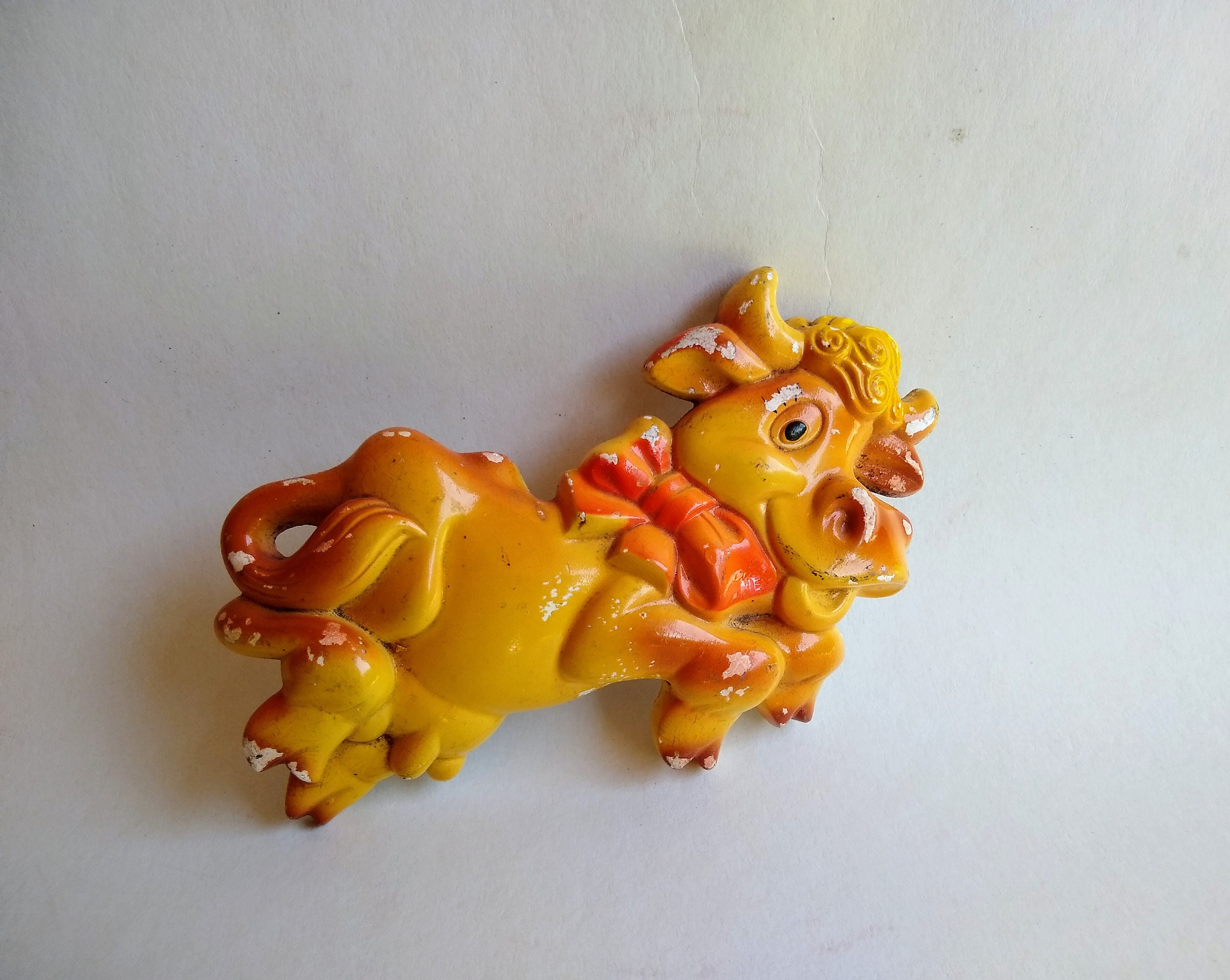Vintage Chalkware Cow Jumping Over Moon, Vintage Chalk Yellow Cow Wall ...