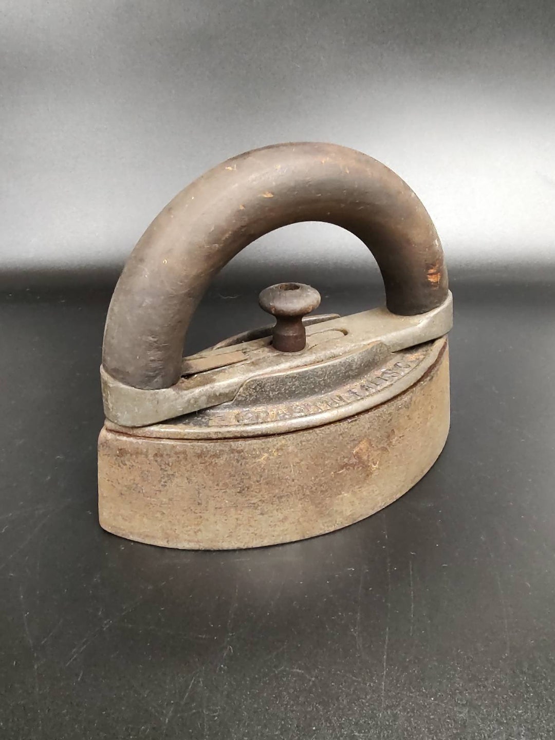Sad Iron Chagrin Falls O Removable Wood Handle No. 2 CF MFG Co. - Etsy