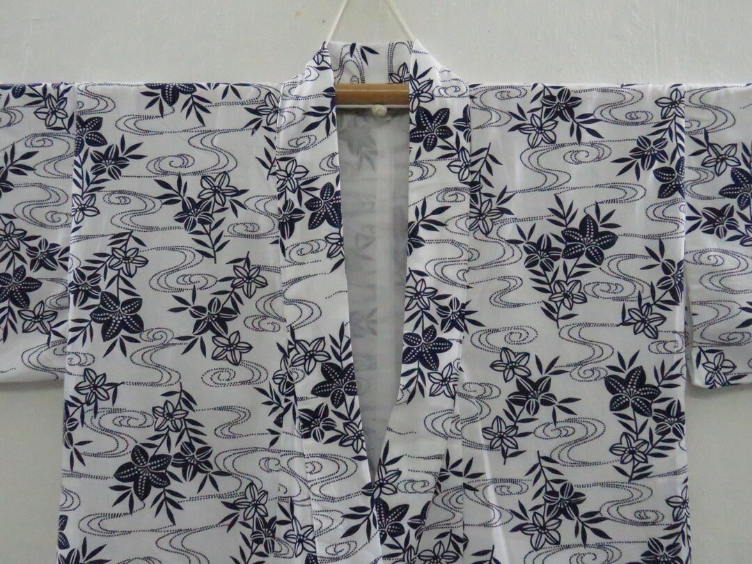 Vintage Japanese Cotton Yukata White Color Flower Pattern Kimono Robe ...