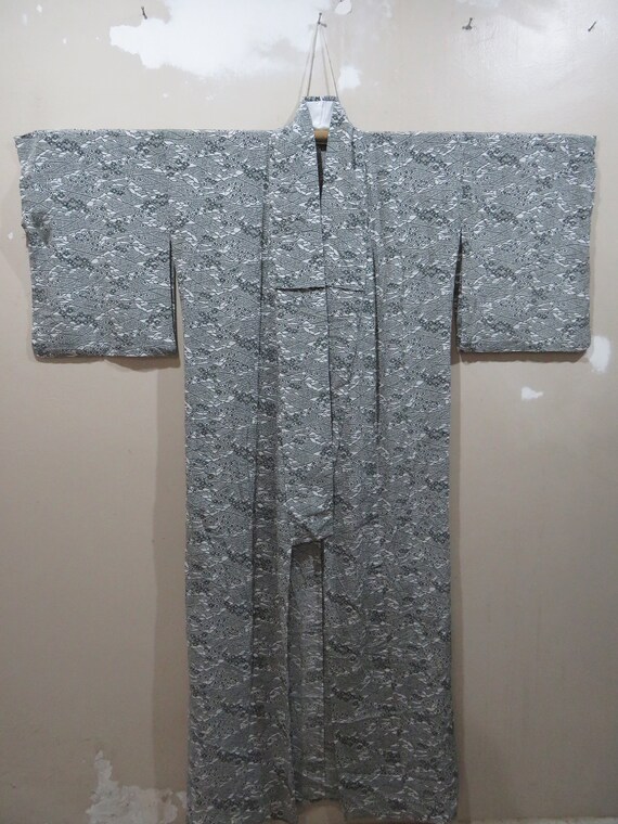 Vintage Japanese kimono grey color flower pattern kim… - Gem