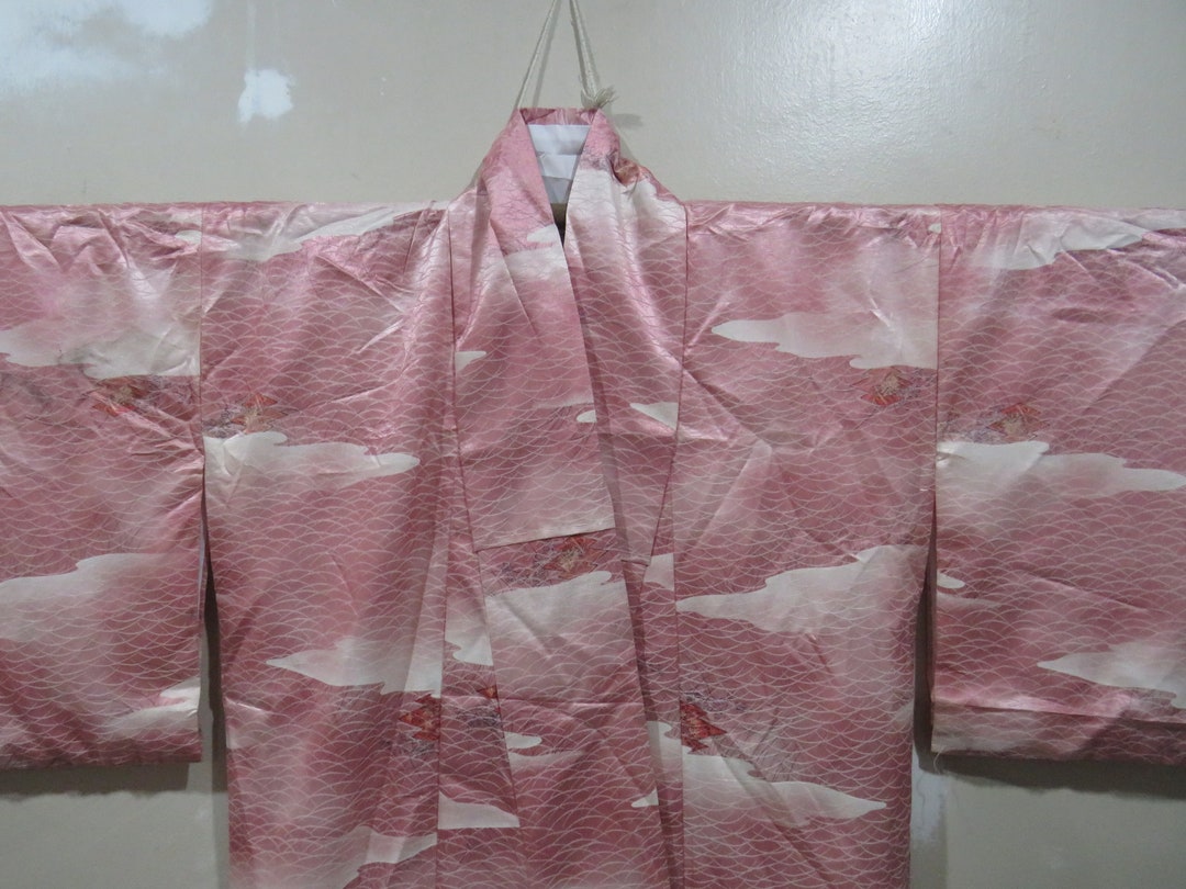 Vintage Japanese Kimono Pink Maroon Color Flower Pattern Kimono Robe ...