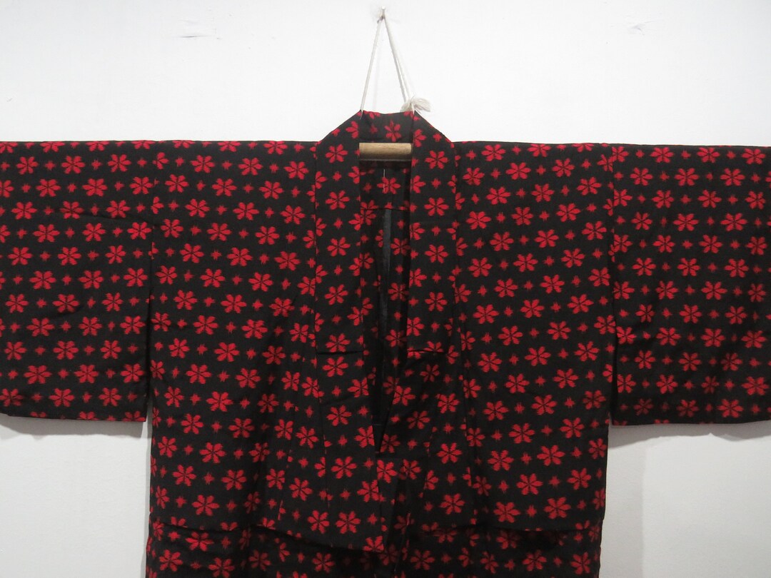 Vintage Japanese Kimono Black Red Color Flower Pattern Kimono Robe ...