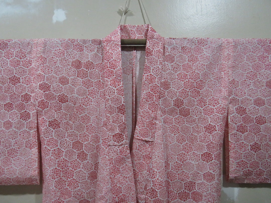 Vintage Japanese Kimono Pink Red Color Hexagon Pattern Kimono Robe ...