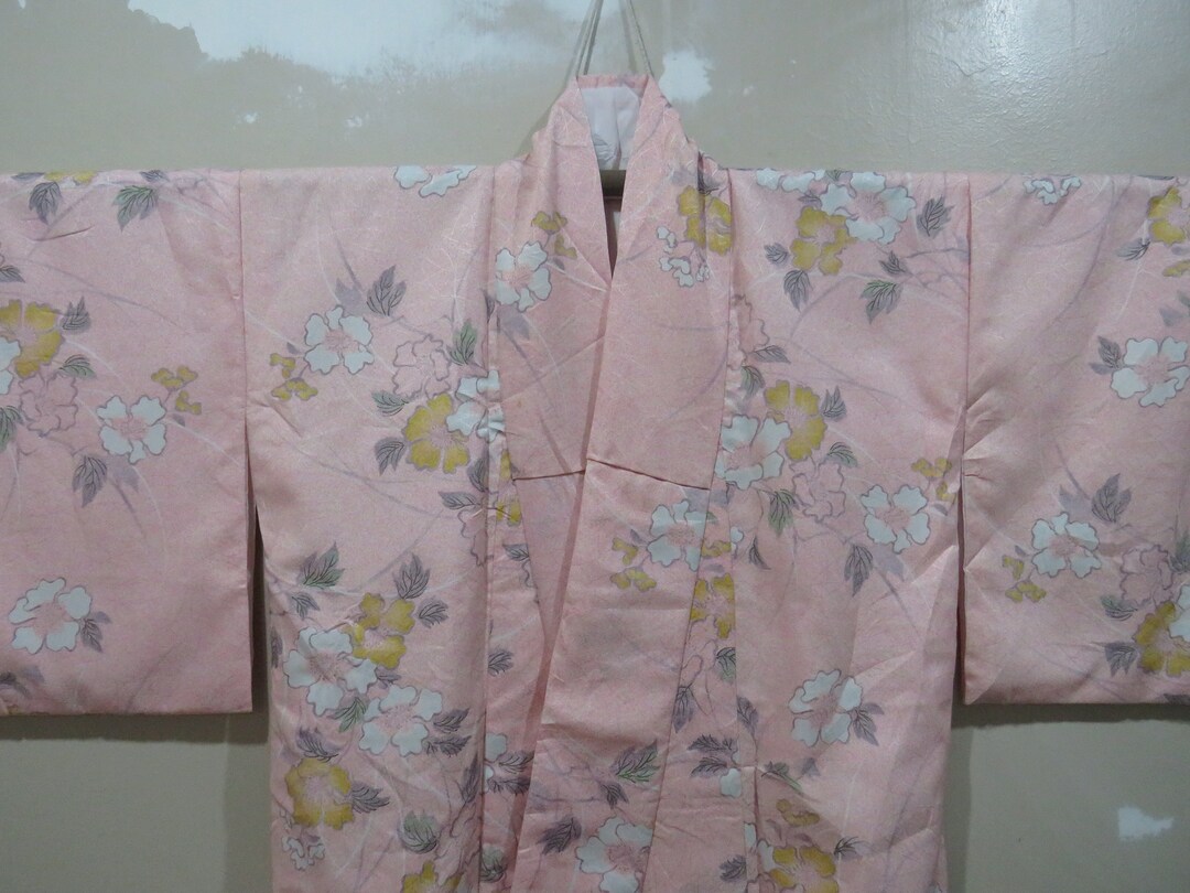 Vintage Japanese Kimono Soft Pink Color Flower Pattern Kimono Robe ...