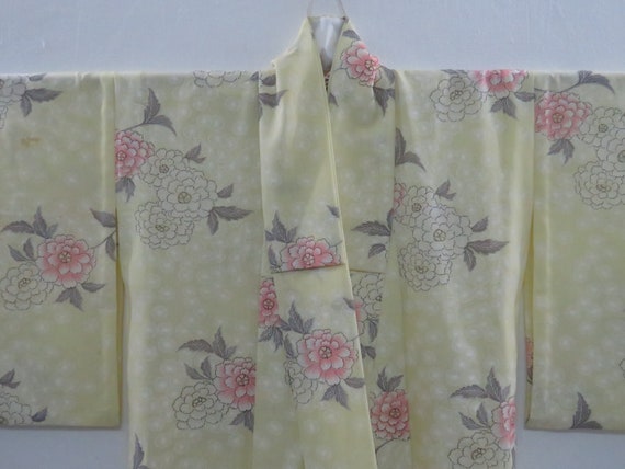 Vintage Japanese kimono yellow color flower pattern k… - Gem