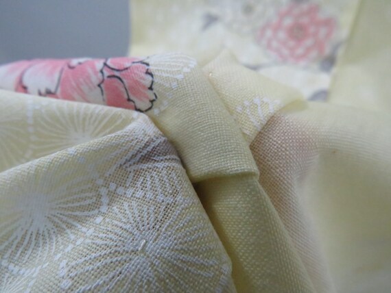 Vintage Japanese kimono yellow color flower pattern k… - Gem