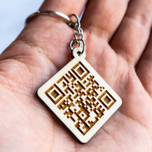 Wooden QR Code Keychain, Custom Qr-code Key Chain, Engraved QR Code ...