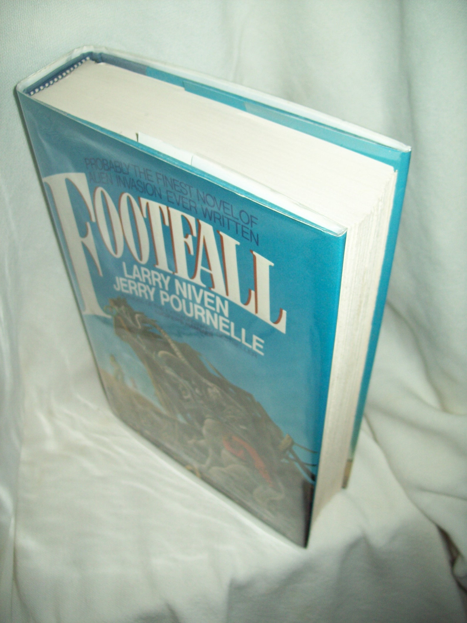 Footfall by Larry Niven & Jerry Pournelle. 1st Edition 1st | Etsy