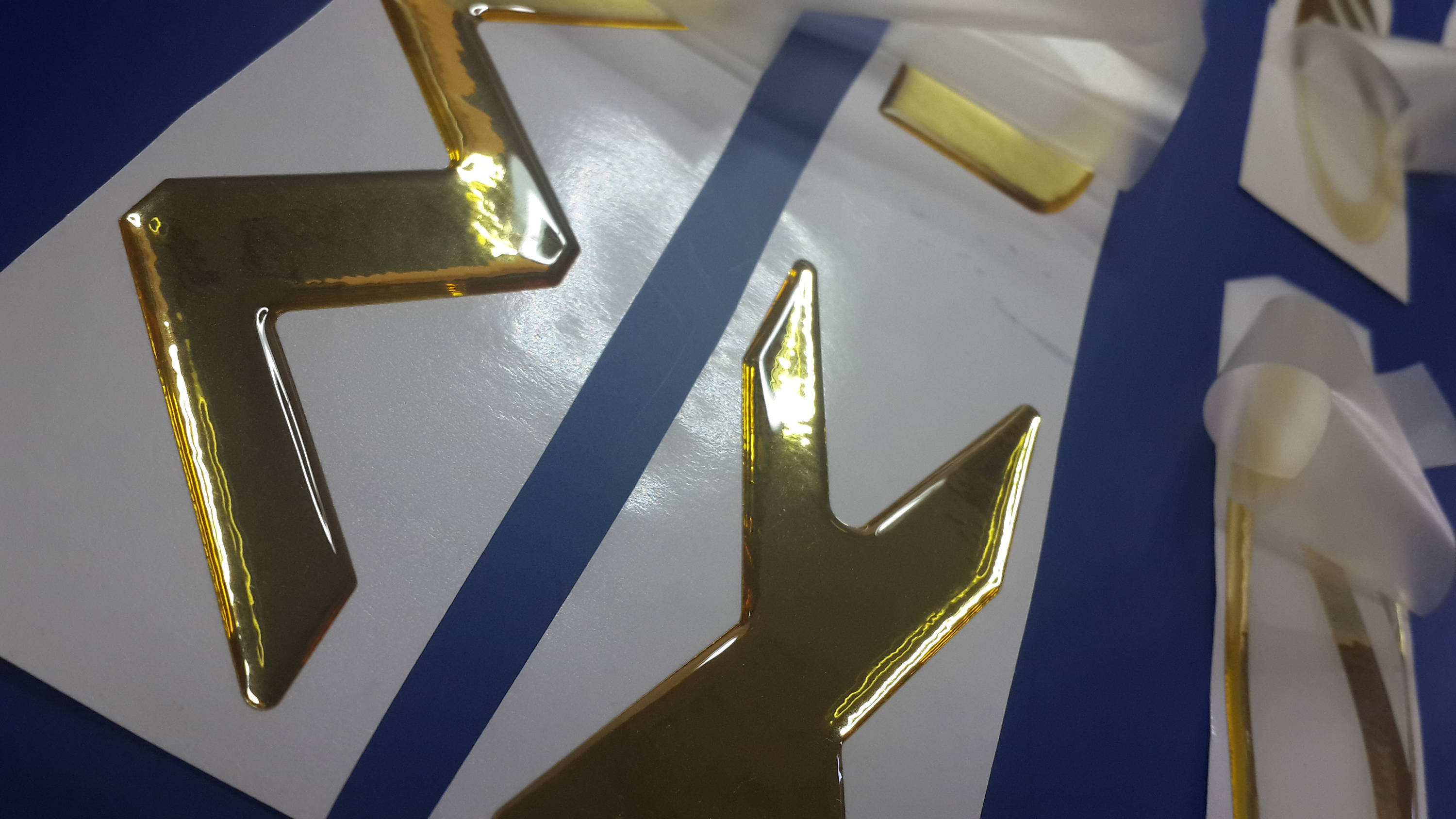 Maxum Boat Emblems 40" Gold + FREE FAST Delivery DHL Express - Stickers ...