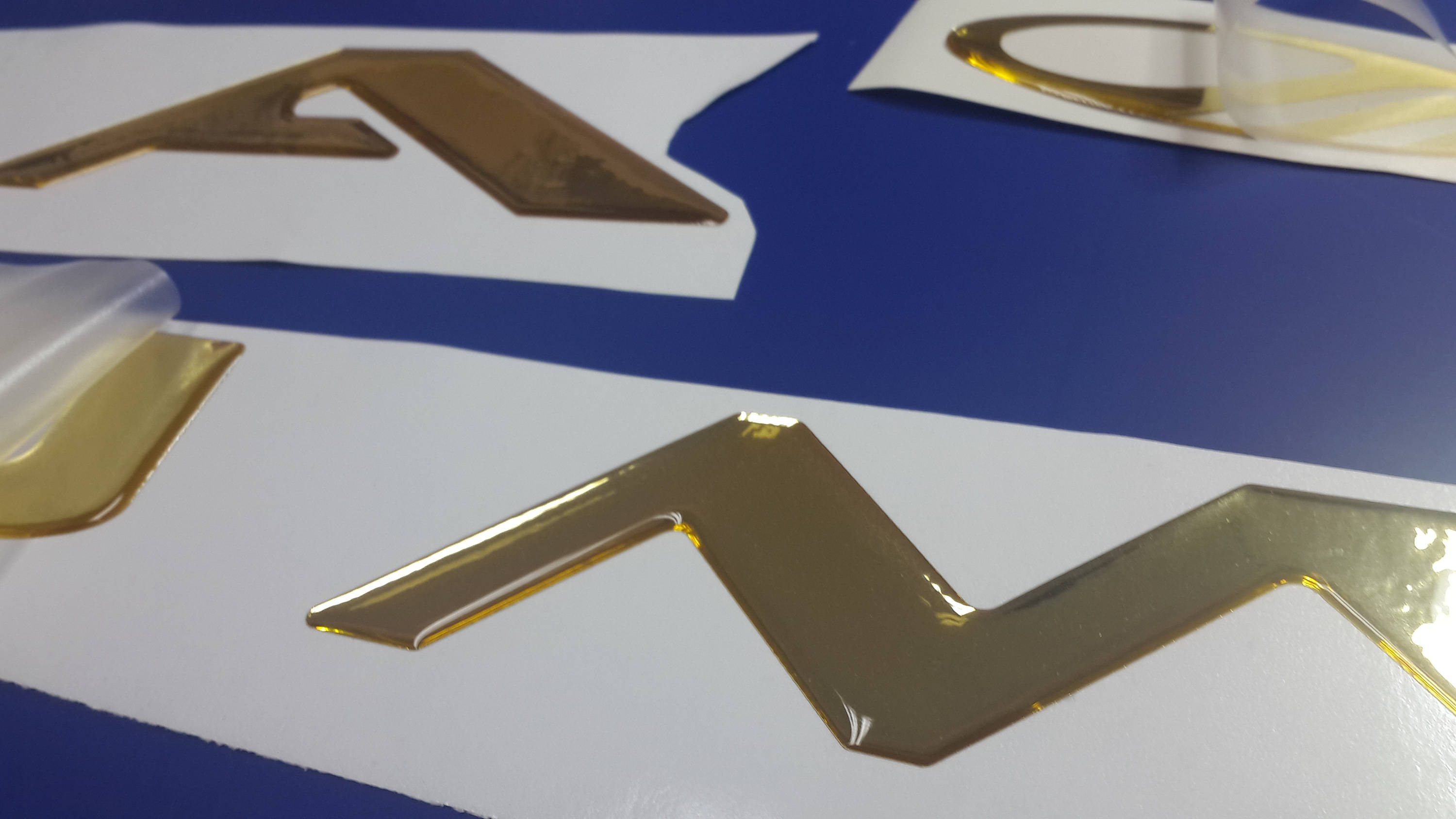 Maxum Boat Emblems 40" Gold + FREE FAST Delivery DHL Express - Stickers ...
