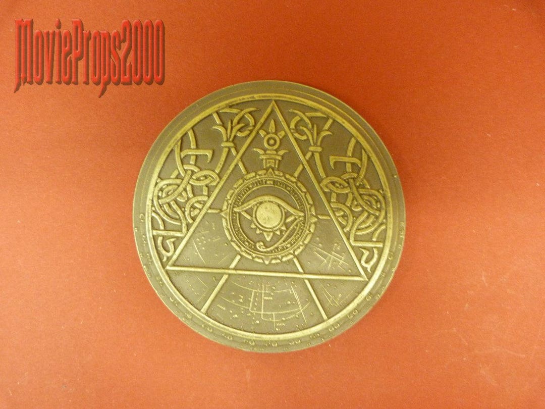 Tomb Raider Light Disc Medallion Lara Croft Movie Prop Replica - Etsy ...