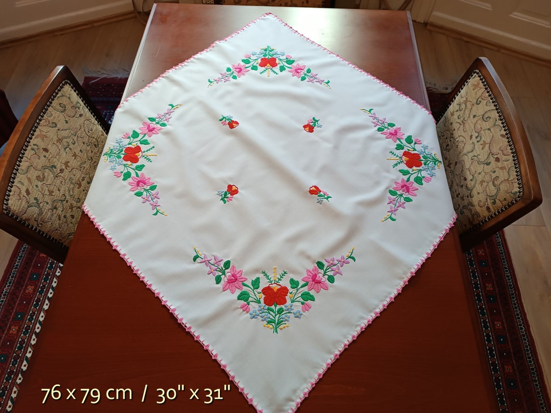 Hand-embroidered 30"x30" Vintage Small Tablecloth, Square Table Top ...