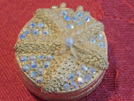 vintage pill box gold - Gem