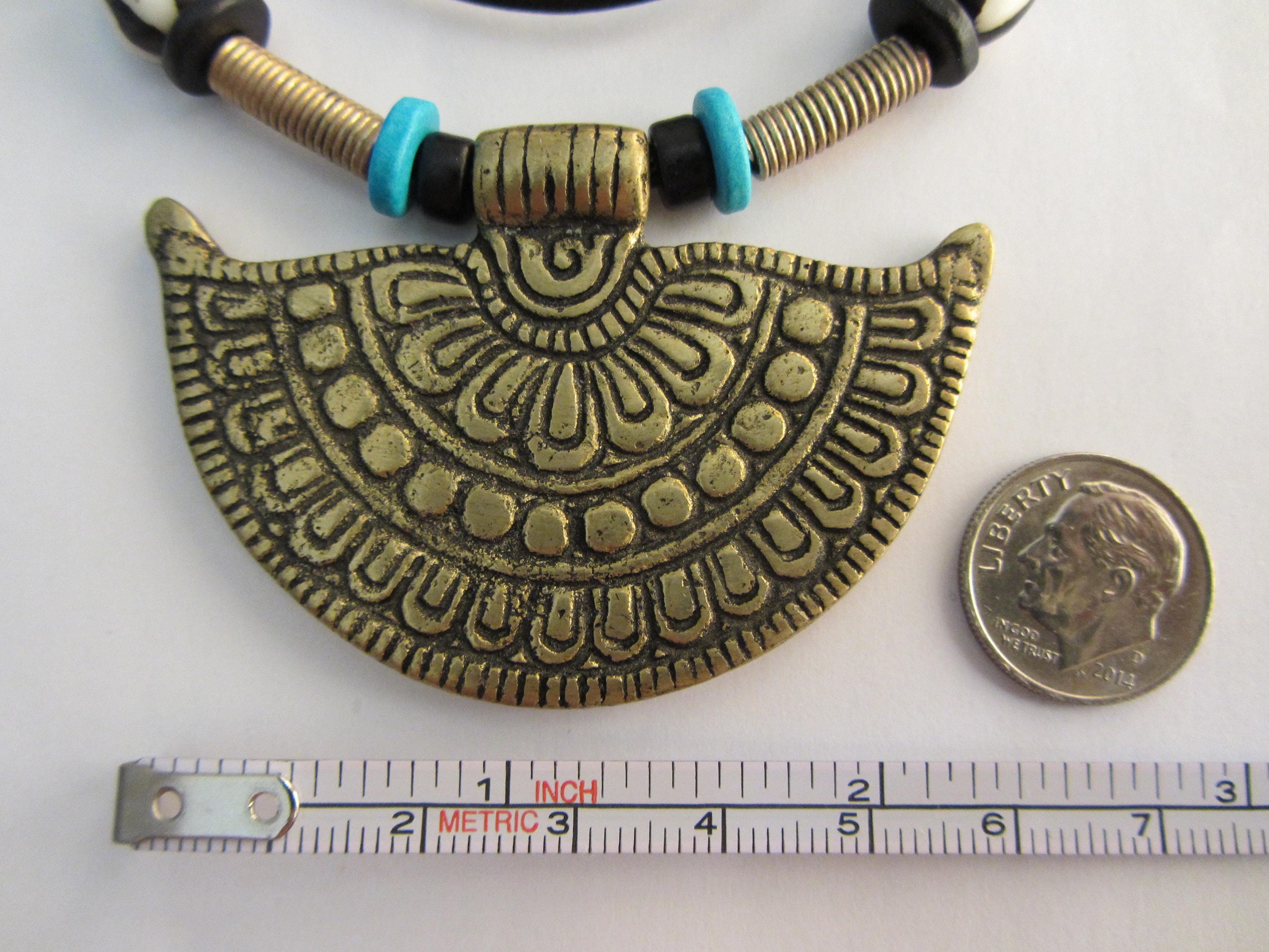 Colgante indio de latón con cerámica griega latón y hueso de | Etsy