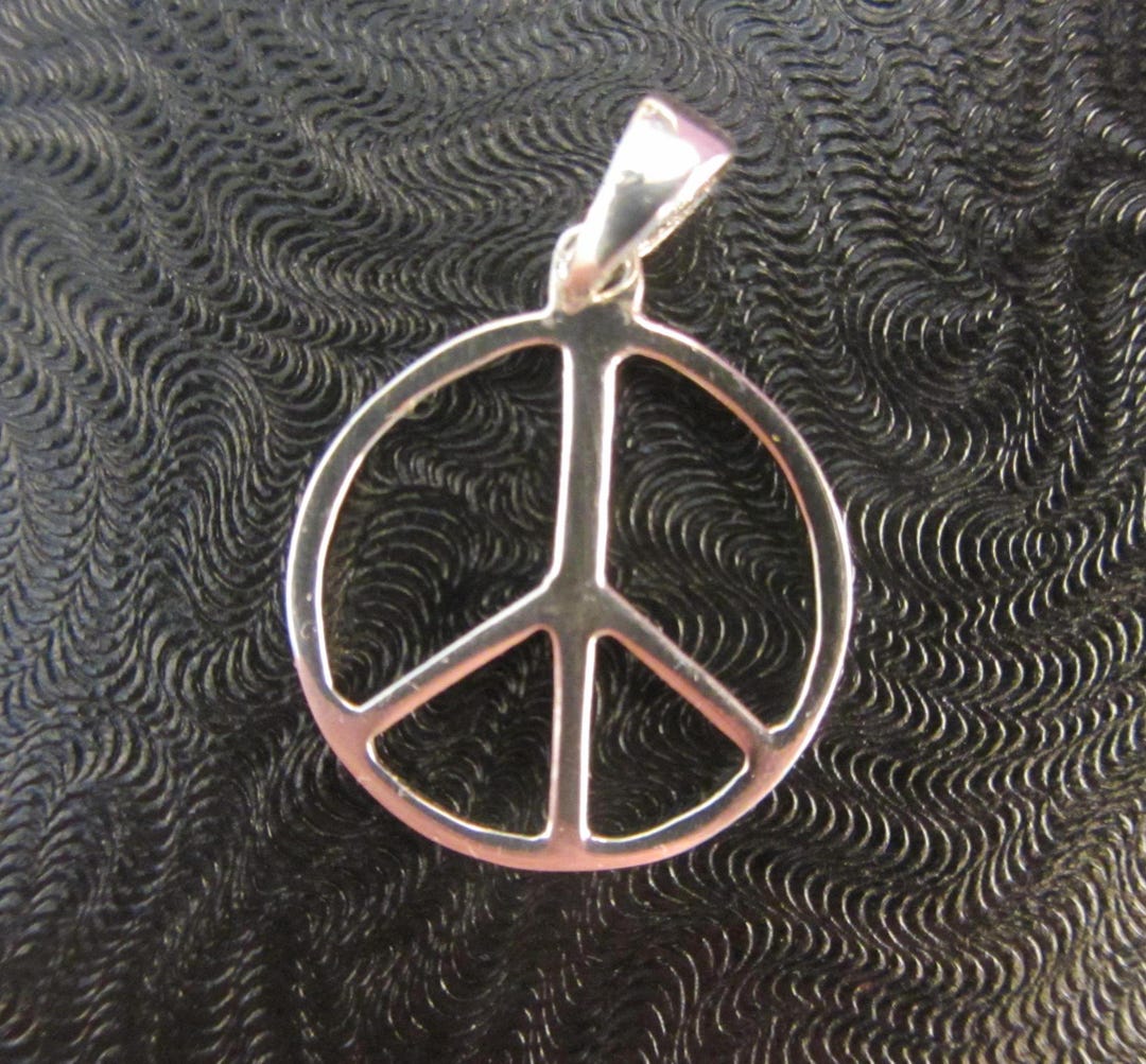 Sterling Silver Peace Sign Pendant - 1.30 Grams - Please See Photos - Etsy