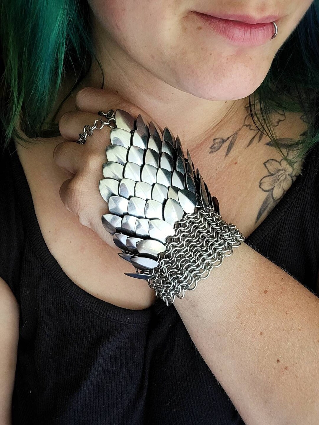 Scalemaille Hand and Chainmaille Hand Chain - Etsy
