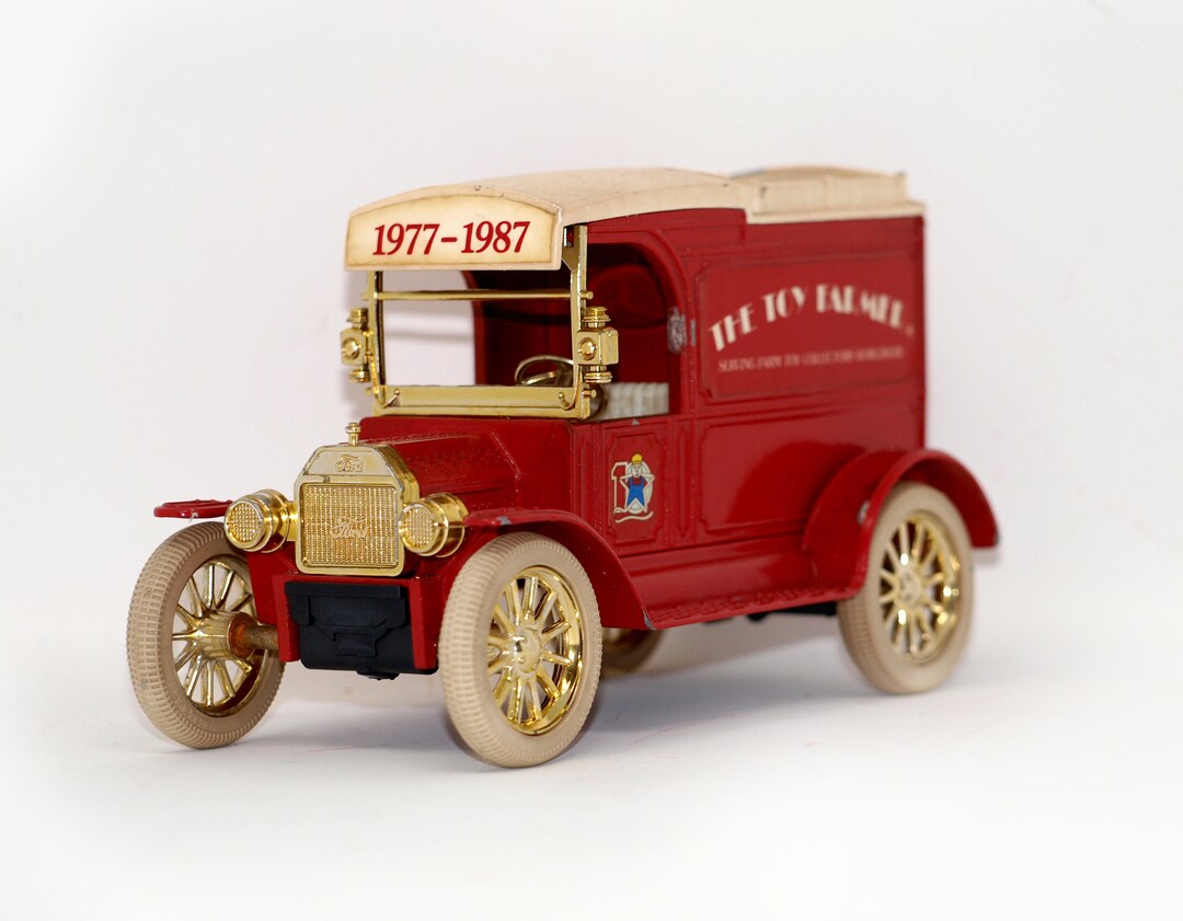 Vintage Ford 1923 Model T Van, Metal Car Bank Van Bank, the Toy Farmer ...