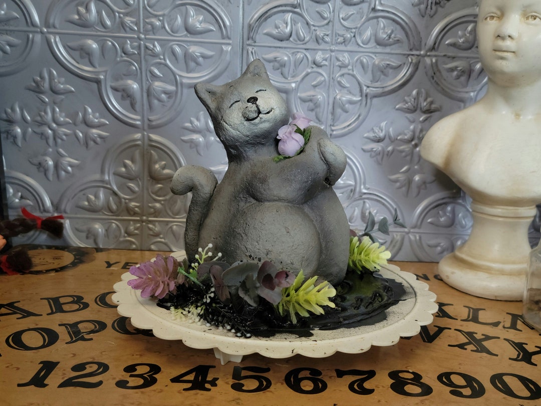 Fat Cat on Cake Tray Witchy Decor Halloween Decor Altar - Etsy