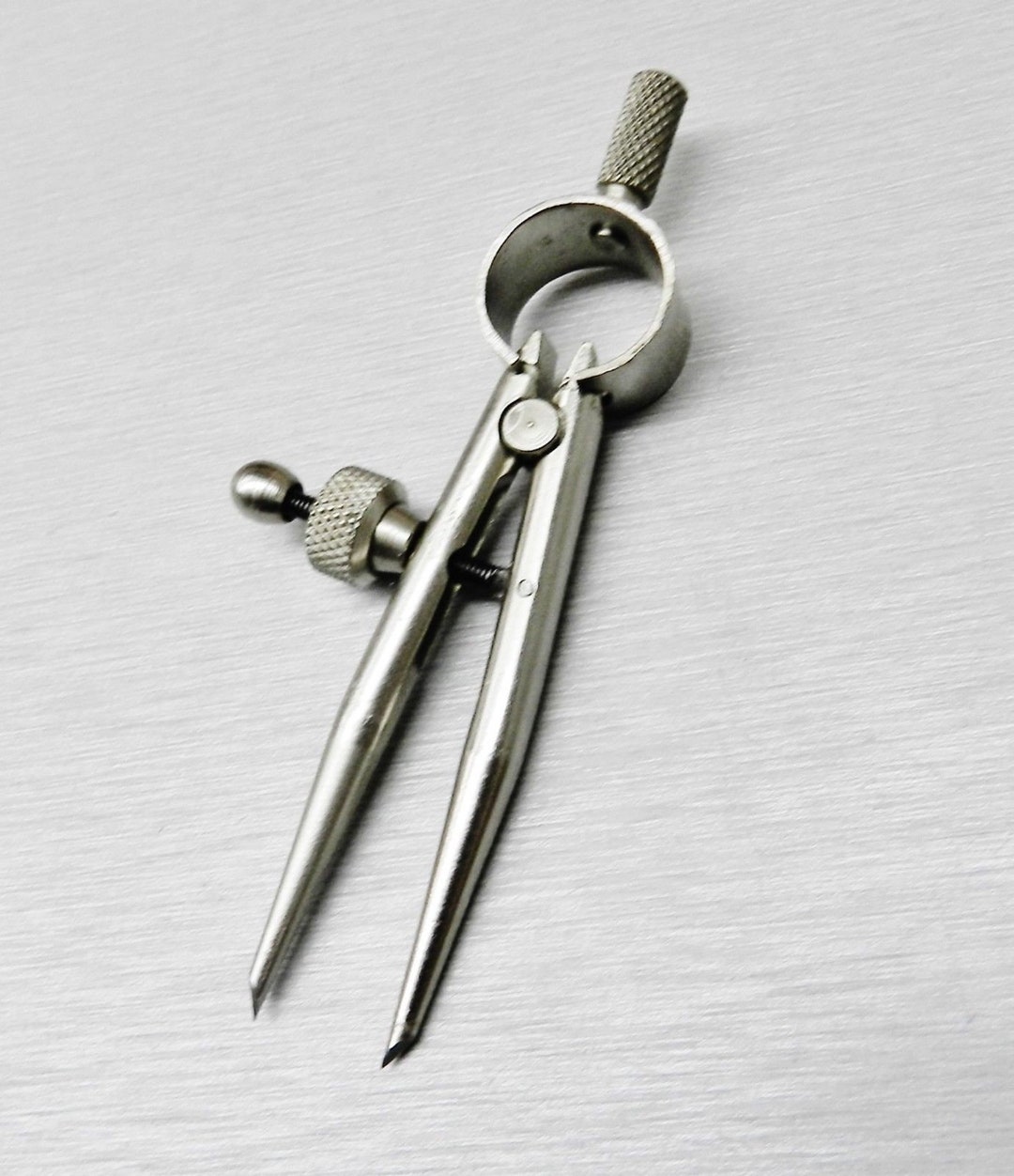 Divider 2-1/2 Round Leg Mini Divider Layout & Design - Etsy