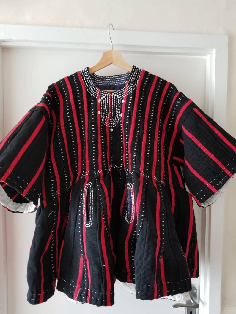 Red and Black Short Sleeve Northern Ghana Men Hand Woven Traditional ...