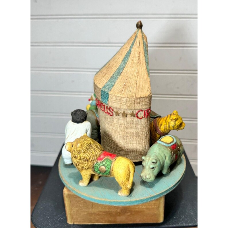 Vintage Big Top Circus Music Box Musical Lion, Tiger, Elephant Merry Go ...