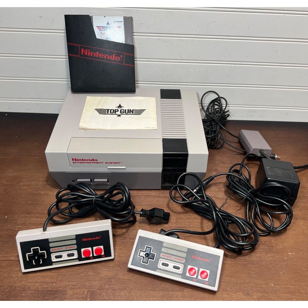 Nintendo NES-001 System Bundle NEW 72 Pin Connector, 2 Controllers, Top ...