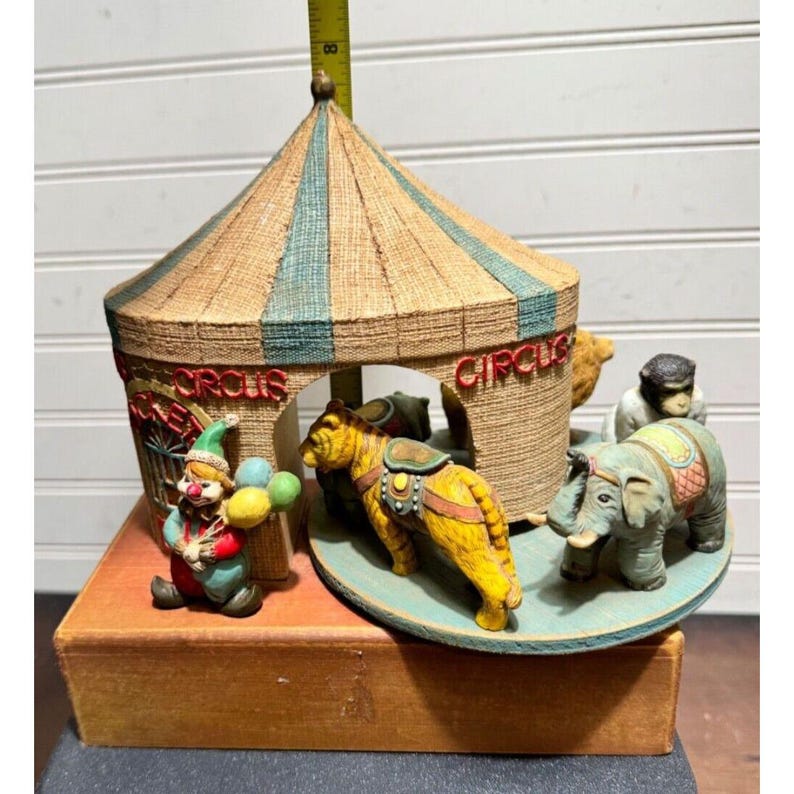 Vintage Big Top Circus Music Box Musical Lion, Tiger, Elephant Merry Go ...