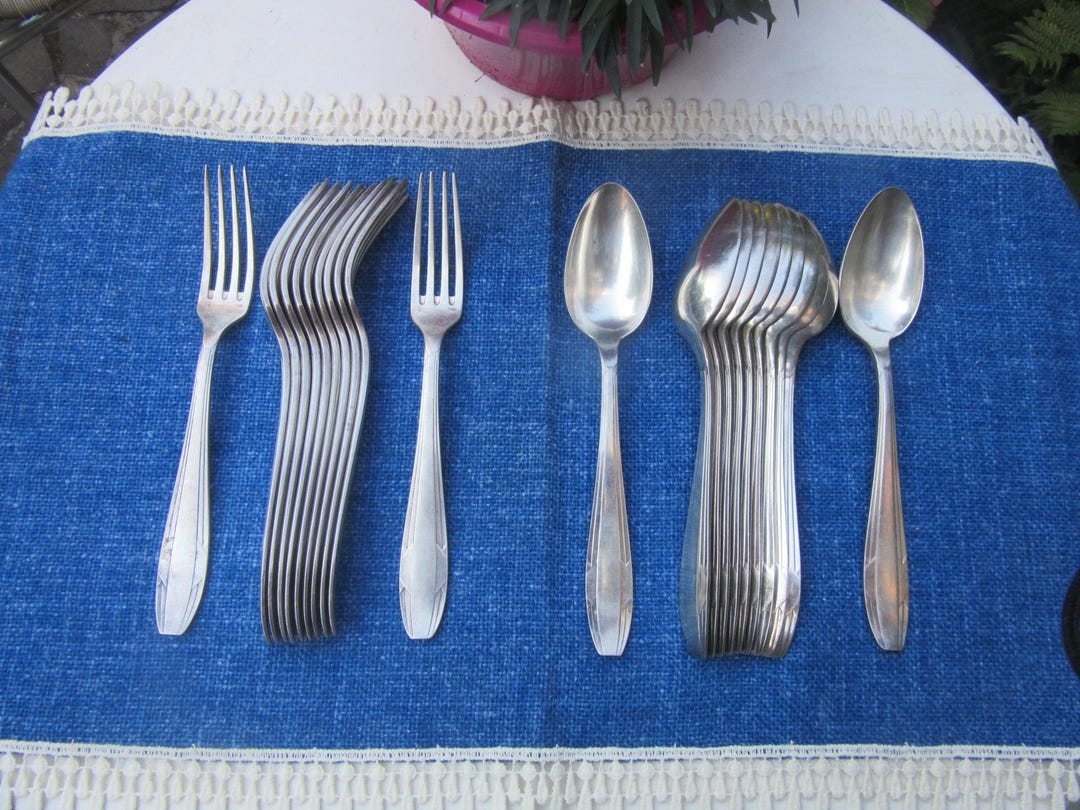 22 Art Deco Apollo Pieces of French Cutlery (11 Spoons, 11 Forks ...