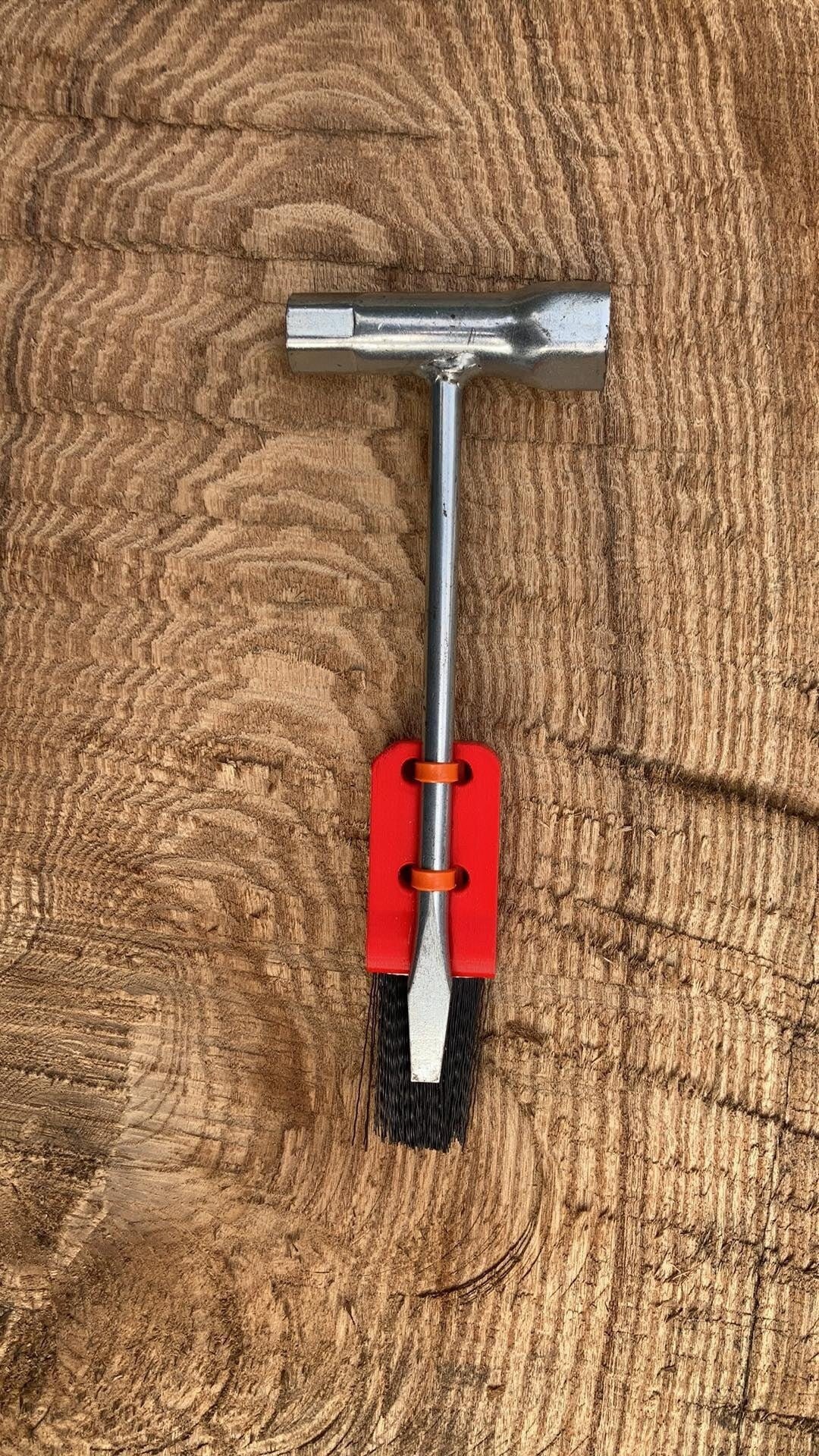 Super Scrench - T Wrench, Chainsaw Scrench Brush, Chainsaw Brush ...
