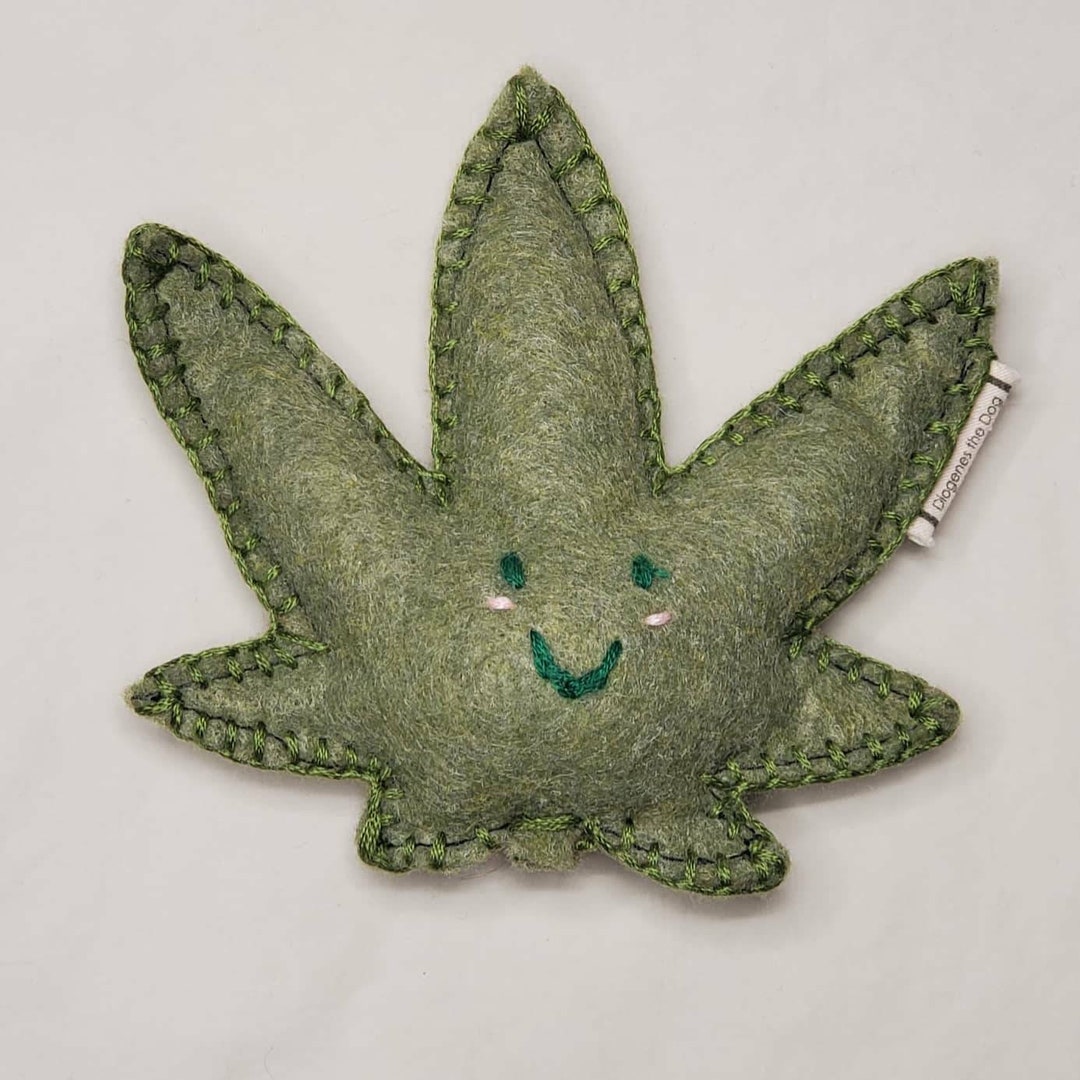 Cannabis Plushie Pet Toy Squeaker Puppy Toy Light Chewer - Etsy.de