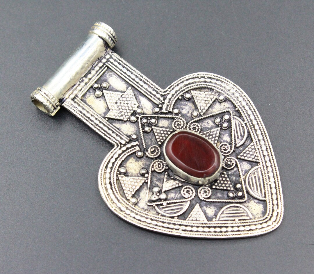 Turkmen Alpaka Asyk Pendant, Inlay Carnelian Stone Asyk Pendant, Heart ...