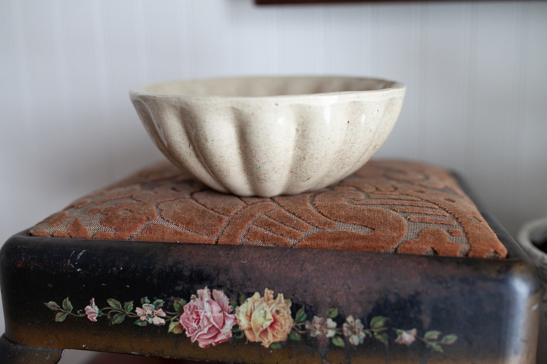 Antique Bowl Cream Colored Bowl fluted Sides Vintage Kitchen - Etsy
