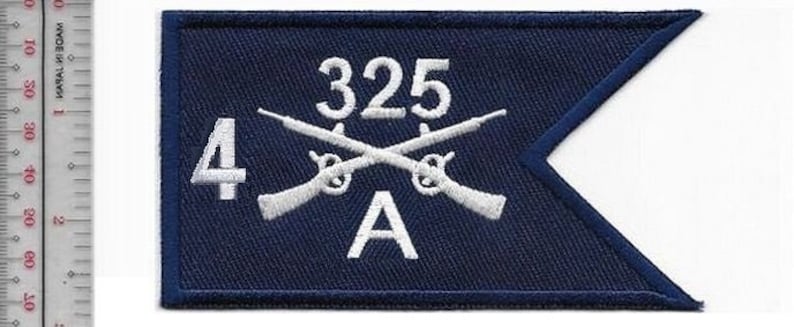 US Army 82nd Airborne Division 325th Parachute Infantry Regiment 4th ...