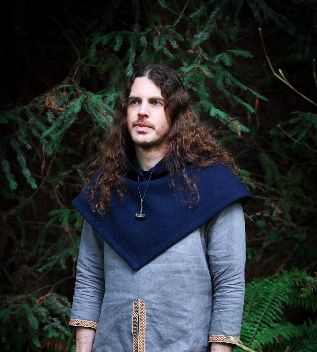 Viking Skjoldehamn Wool Hood, Medieval Garb • Midnight Blue - Etsy