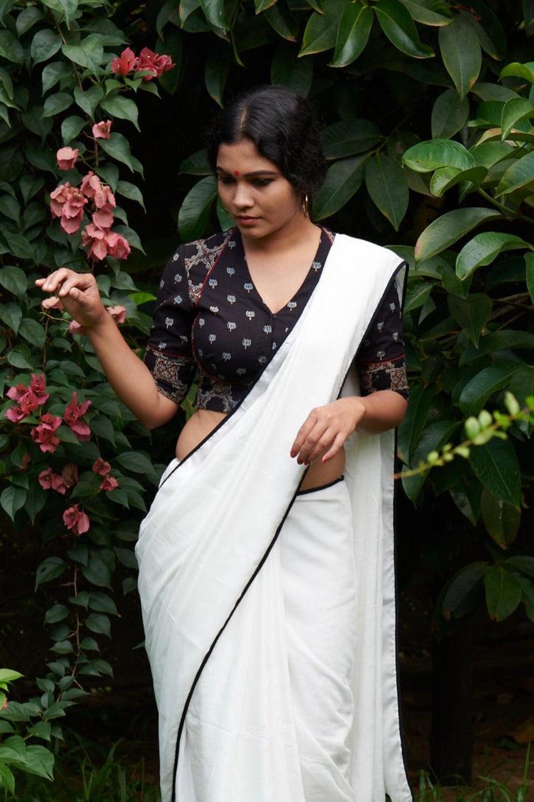 Sefid Saree - Etsy